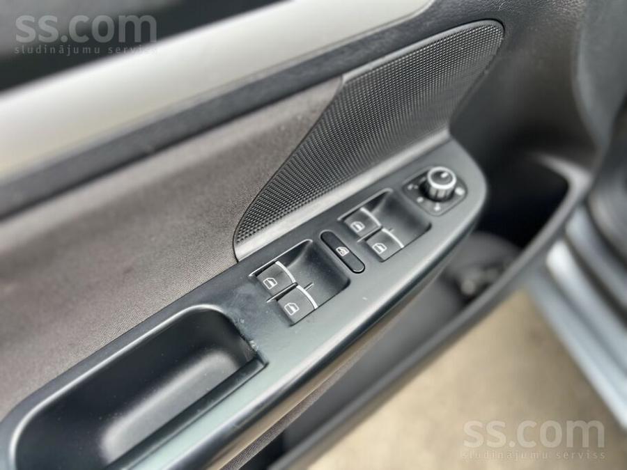 Pelēks Volkswagen Golf 2011 Jēkabpils, ar dzinēja tilpumu 2.00 L un nobraukumu 351 tūkst. km par 4500 €, foto 10 vietnē AUTOMOTO.COM.LV