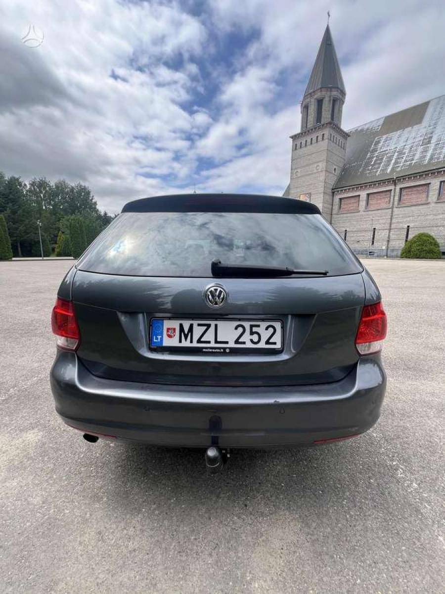 Grey Volkswagen Golf 2011 in Alytus, with an engine capacity of 1.60 L and mileage of 297 thousand km for 4750 €, photo 6 on AUTOMOTO.COM.LV