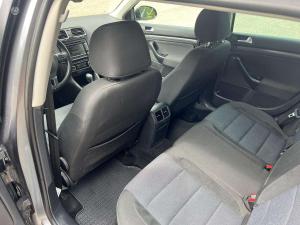 Grey Volkswagen Golf 2011 in Alytus, with an engine capacity of 1.60 L and mileage of 297 thousand km for 4750 €, photo 14 on AUTOMOTO.COM.LV