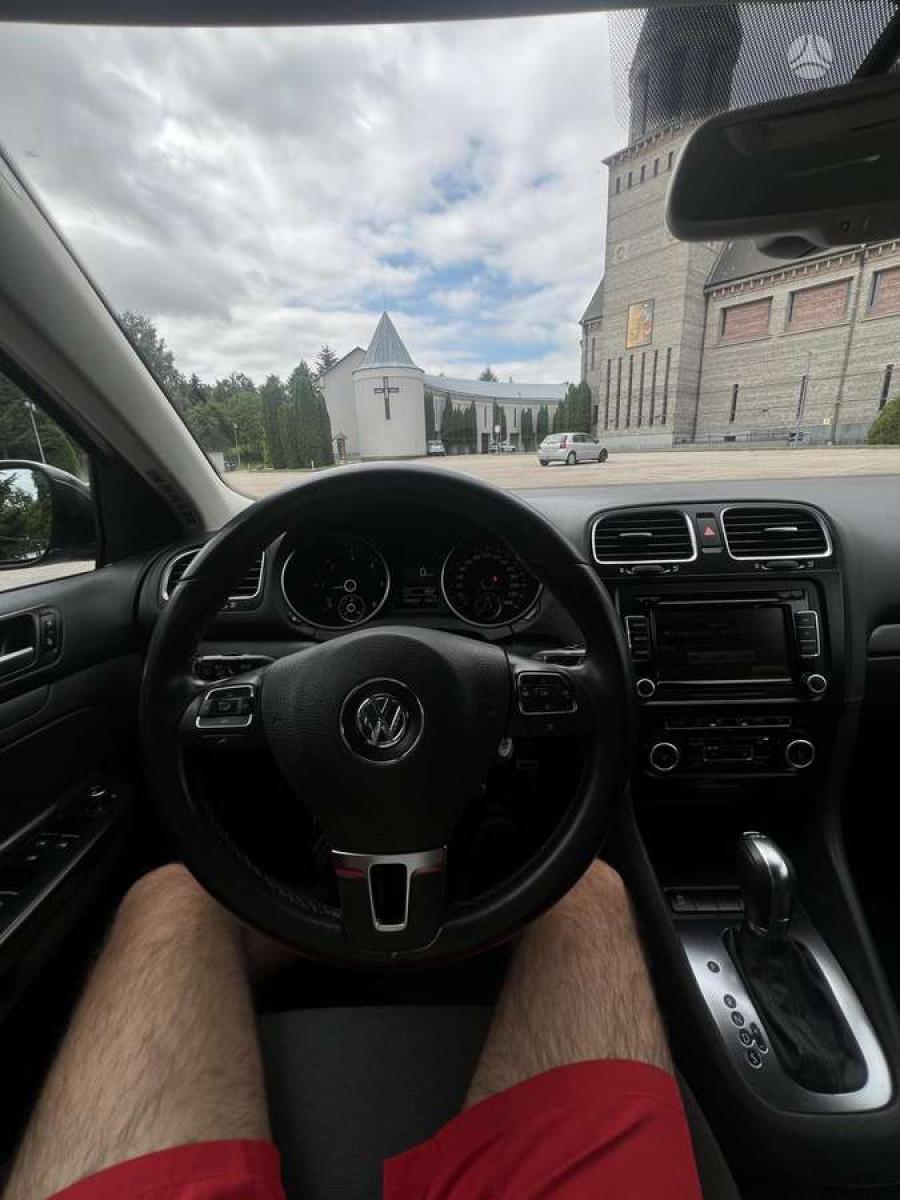 Grey Volkswagen Golf 2011 in Alytus, with an engine capacity of 1.60 L and mileage of 297 thousand km for 4750 €, photo 24 on AUTOMOTO.COM.LV