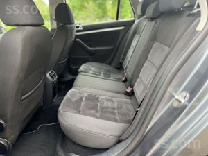 Pelēks Volkswagen Golf 2011 Jēkabpils, ar dzinēja tilpumu 2.00 L un nobraukumu 351 tūkst. km par 4390 €, foto 11 vietnē AUTOMOTO.COM.LV