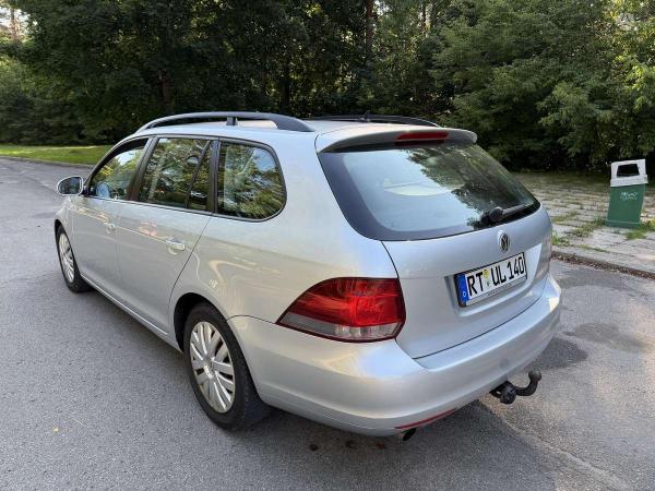 Grey Volkswagen Golf 2011 in Visaginas, with an engine capacity of 1.60 L and mileage of 216 thousand km for 2750 €, photo 7 on AUTOMOTO.COM.LV