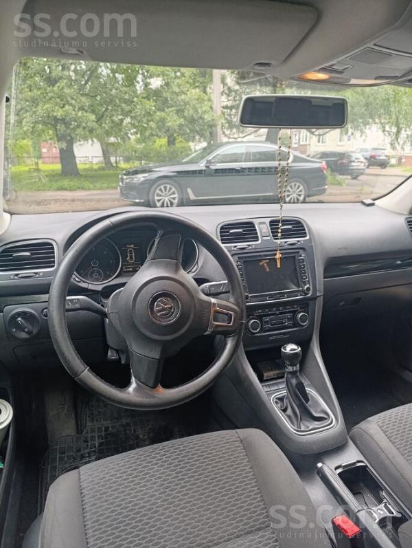 Pelēks Volkswagen Golf 2011 Rīga, ar dzinēja tilpumu 1.60 L un nobraukumu 0 tūkst. km par 2500 €, foto 3 vietnē AUTOMOTO.COM.LV