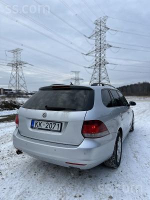 Grey Volkswagen Golf 2011 in Riga, with an engine capacity of 1.60 L and mileage of 368 thousand km for 2500 €, photo 4 on AUTOMOTO.COM.LV