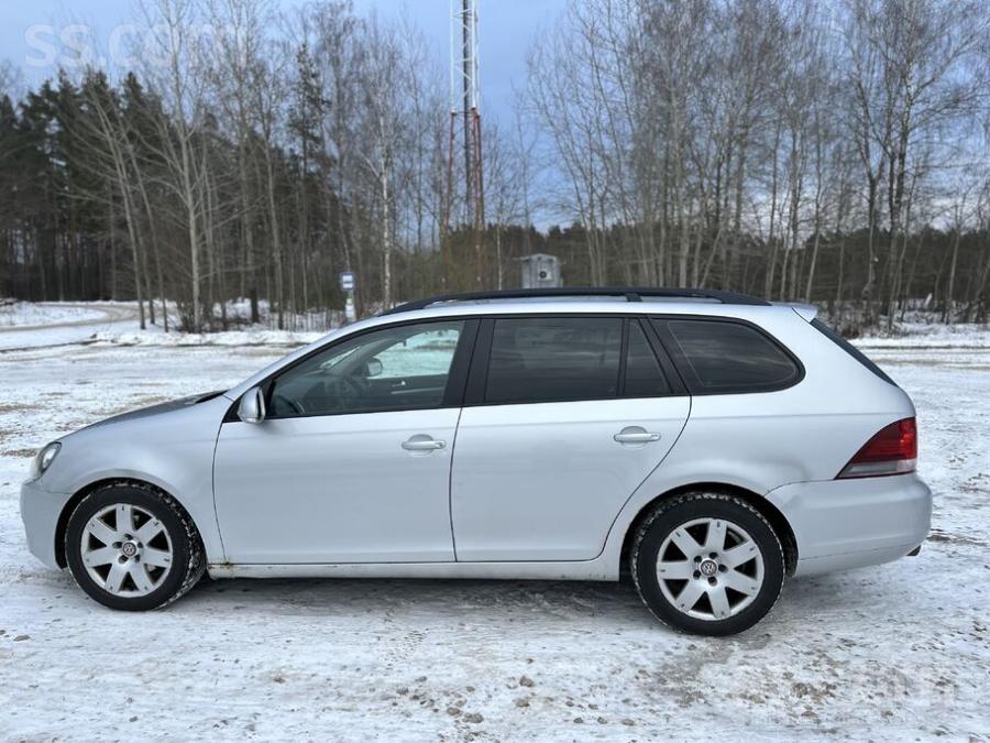 Grey Volkswagen Golf 2011 in Riga, with an engine capacity of 1.60 L and mileage of 368 thousand km for 2500 €, photo 5 on AUTOMOTO.COM.LV