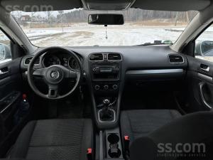 Grey Volkswagen Golf 2011 in Riga, with an engine capacity of 1.60 L and mileage of 368 thousand km for 2500 €, photo 7 on AUTOMOTO.COM.LV