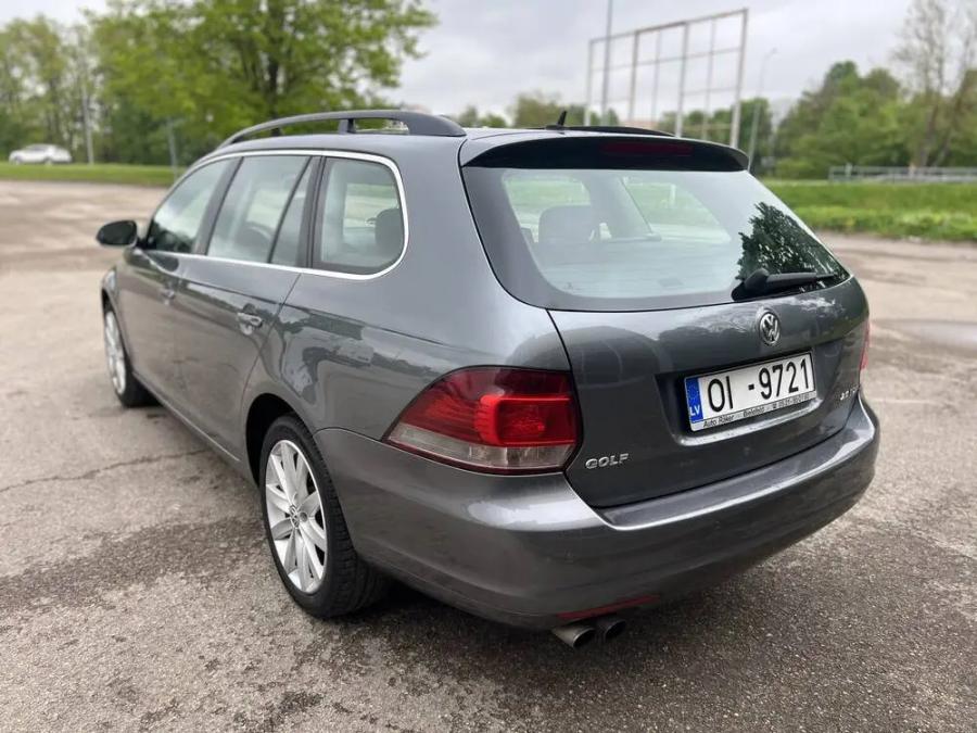 Pelēks Volkswagen Golf 2011 Jēkabpils, ar dzinēja tilpumu 2.00 L un nobraukumu 351 tūkst. km par 4500 €, foto 8 vietnē AUTOMOTO.COM.LV