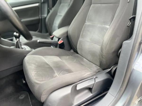 Pelēks Volkswagen Golf 2011 Jēkabpils, ar dzinēja tilpumu 2.00 L un nobraukumu 351 tūkst. km par 4500 €, foto 8 vietnē AUTOMOTO.COM.LV