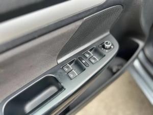 Pelēks Volkswagen Golf 2011 Jēkabpils, ar dzinēja tilpumu 2.00 L un nobraukumu 351 tūkst. km par 4500 €, foto 10 vietnē AUTOMOTO.COM.LV