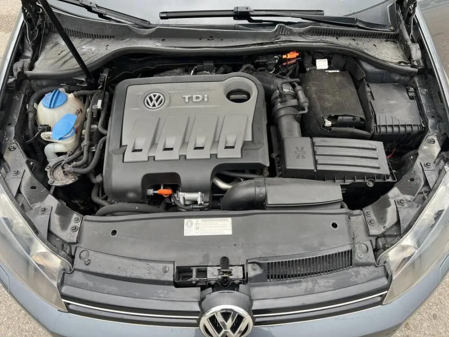 Pelēks Volkswagen Golf 2011 Jēkabpils, ar dzinēja tilpumu 2.00 L un nobraukumu 351 tūkst. km par 4500 €, foto 15 vietnē AUTOMOTO.COM.LV