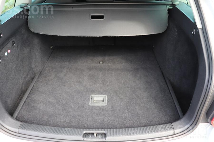 Pelēks Volkswagen Golf 2011 Rīga, ar dzinēja tilpumu 1.60 L un nobraukumu 221 tūkst. km par 3950 €, foto 17 vietnē AUTOMOTO.COM.LV