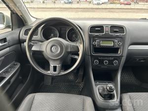 Grey Volkswagen Golf 2011 in Ventspils, with an engine capacity of 1.60 L and mileage of 274 thousand km for 2600 €, photo 8 on AUTOMOTO.COM.LV
