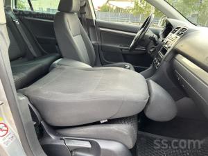 Grey Volkswagen Golf 2011 in Ventspils, with an engine capacity of 1.60 L and mileage of 274 thousand km for 2600 €, photo 11 on AUTOMOTO.COM.LV