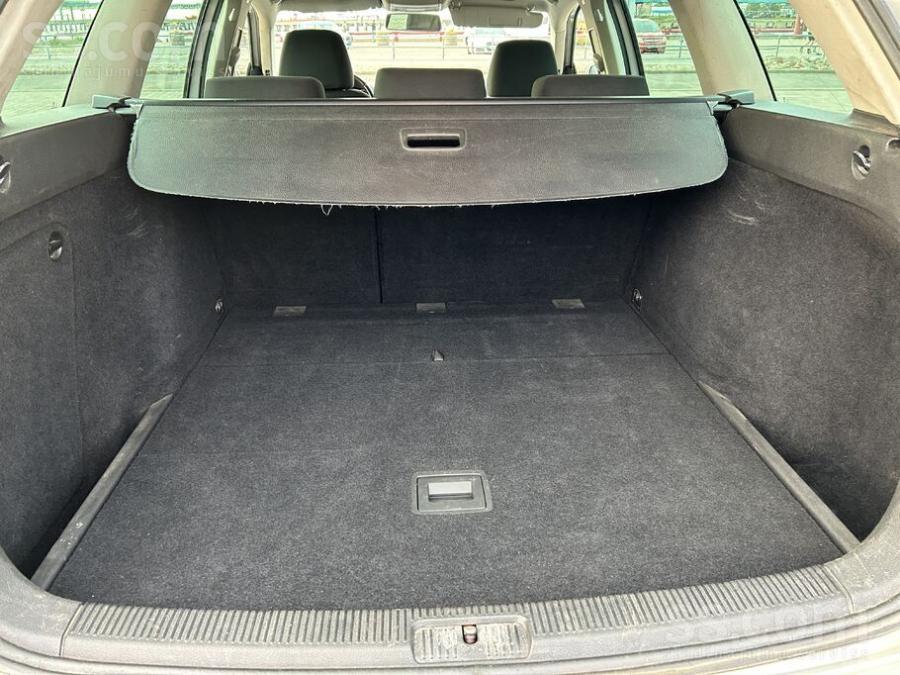 Grey Volkswagen Golf 2011 in Ventspils, with an engine capacity of 1.60 L and mileage of 274 thousand km for 2600 €, photo 13 on AUTOMOTO.COM.LV