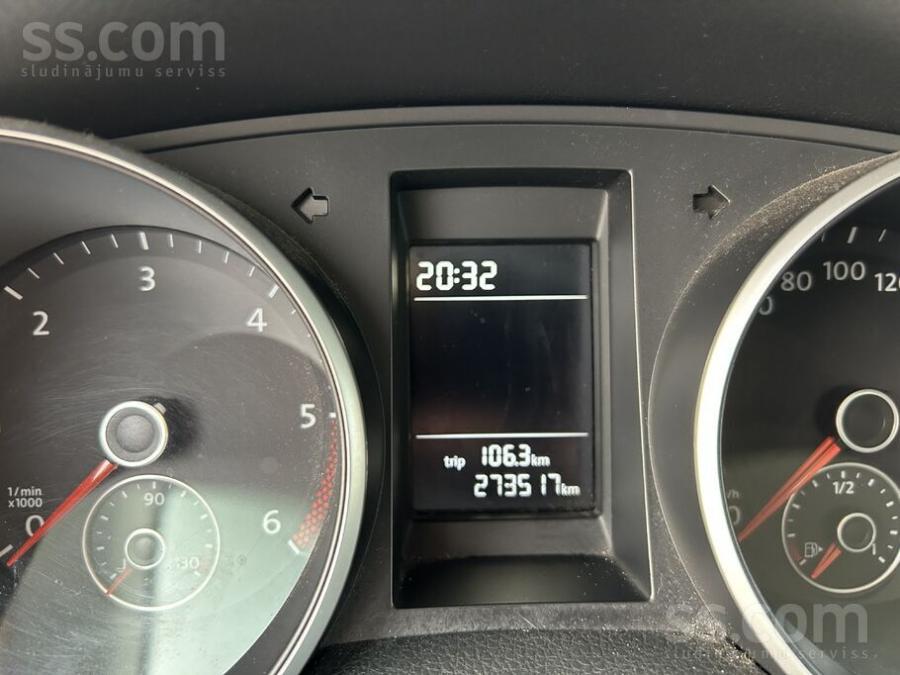 Grey Volkswagen Golf 2011 in Ventspils, with an engine capacity of 1.60 L and mileage of 274 thousand km for 2600 €, photo 14 on AUTOMOTO.COM.LV