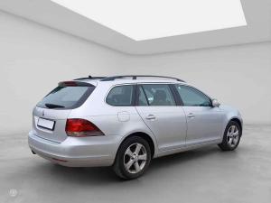 Grey Volkswagen Golf 2011 in Vilnius, with an engine capacity of 2.00 L and mileage of 316 thousand km for 3490 €, photo 7 on AUTOMOTO.COM.LV