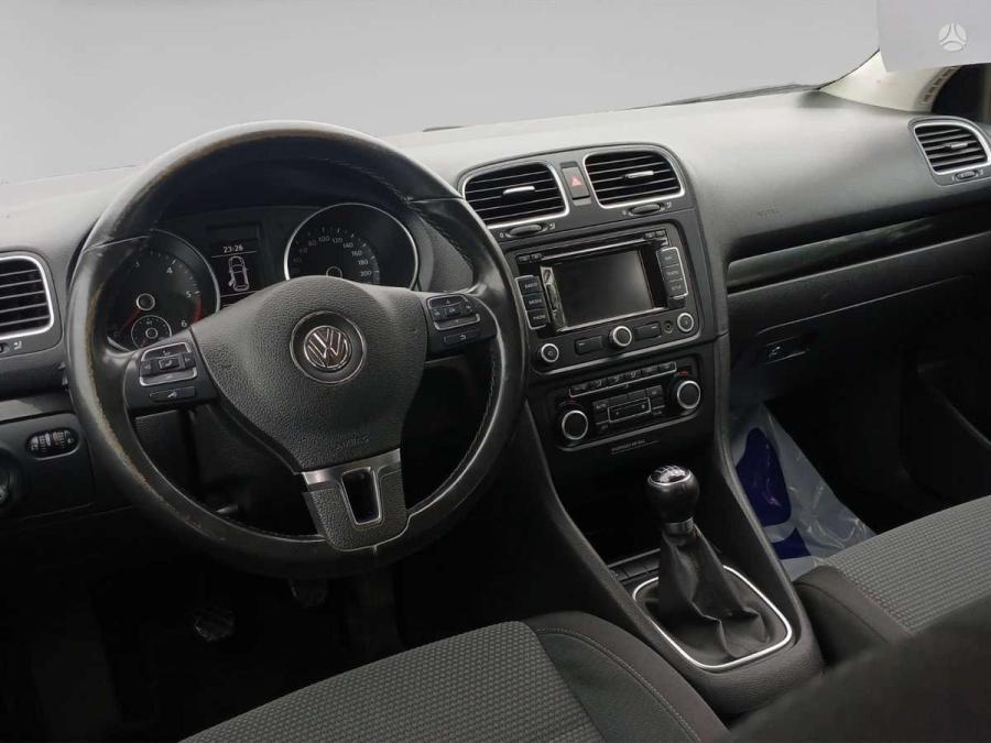 Grey Volkswagen Golf 2011 in Vilnius, with an engine capacity of 2.00 L and mileage of 316 thousand km for 3490 €, photo 10 on AUTOMOTO.COM.LV