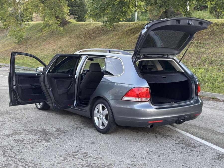 Pelēks Volkswagen Golf 2011 Jonava, ar dzinēja tilpumu 1.60 L un nobraukumu 298 tūkst. km par 3850 €, foto 9 vietnē AUTOMOTO.COM.LV