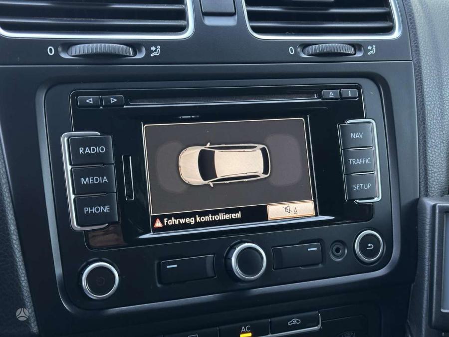 Pelēks Volkswagen Golf 2011 Jonava, ar dzinēja tilpumu 1.60 L un nobraukumu 298 tūkst. km par 3850 €, foto 24 vietnē AUTOMOTO.COM.LV