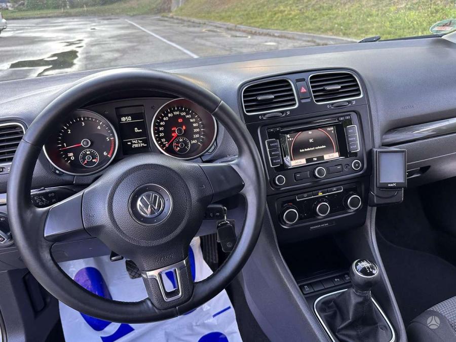 Pelēks Volkswagen Golf 2011 Jonava, ar dzinēja tilpumu 1.60 L un nobraukumu 298 tūkst. km par 3850 €, foto 21 vietnē AUTOMOTO.COM.LV
