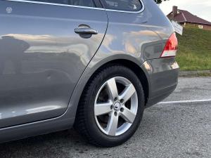 Pelēks Volkswagen Golf 2011 Jonava, ar dzinēja tilpumu 1.60 L un nobraukumu 298 tūkst. km par 3850 €, foto 32 vietnē AUTOMOTO.COM.LV