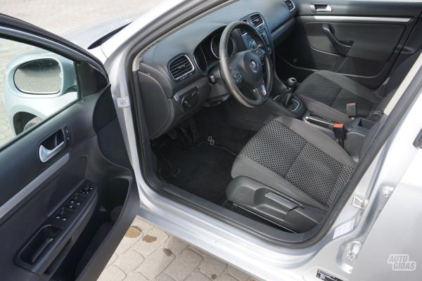 Volkswagen Golf 2011 Kvietiniai vietnē Pelēks Volkswagen Golf 2011 Kvietiniai, ar dzinēja tilpumu 1.60 L un nobraukumu 393 tūkst. km par 2200 €, foto 6 vietnē AUTOMOTO.COM.LV