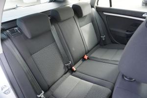 Pelēks Volkswagen Golf 2011 Kvietiniai, ar dzinēja tilpumu 1.60 L un nobraukumu 393 tūkst. km par 2200 €, foto 13 vietnē AUTOMOTO.COM.LV