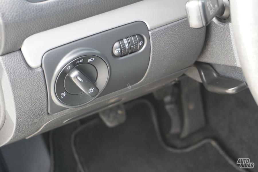 Pelēks Volkswagen Golf 2011 Kvietiniai, ar dzinēja tilpumu 1.60 L un nobraukumu 393 tūkst. km par 2200 €, foto 19 vietnē AUTOMOTO.COM.LV