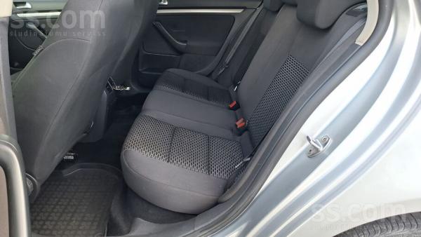 Pelēks Volkswagen Golf 2011 Rīga, ar dzinēja tilpumu 1.60 L un nobraukumu 289 tūkst. km par 2500 €, foto 7 vietnē AUTOMOTO.COM.LV