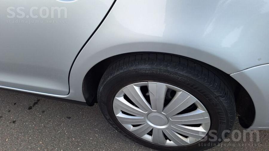 Pelēks Volkswagen Golf 2011 Rīga, ar dzinēja tilpumu 1.60 L un nobraukumu 289 tūkst. km par 2500 €, foto 16 vietnē AUTOMOTO.COM.LV