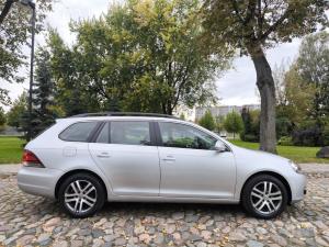 Grey Volkswagen Golf 2011 in Jelgava, with an engine capacity of 1.60 L and mileage of 240 thousand km for 4650 €, photo 7 on AUTOMOTO.COM.LV