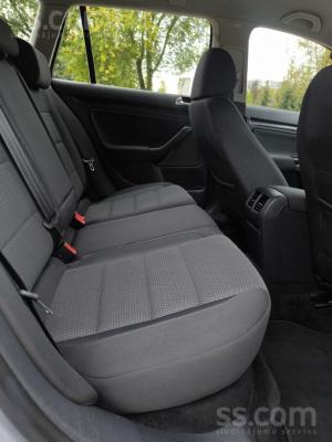 Grey Volkswagen Golf 2011 in Jelgava, with an engine capacity of 1.60 L and mileage of 240 thousand km for 4650 €, photo 13 on AUTOMOTO.COM.LV