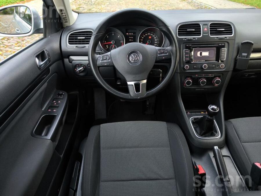 Grey Volkswagen Golf 2011 in Jelgava, with an engine capacity of 1.60 L and mileage of 240 thousand km for 4650 €, photo 14 on AUTOMOTO.COM.LV