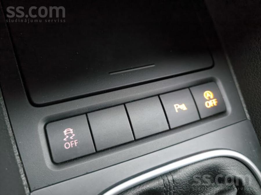 Grey Volkswagen Golf 2011 in Jelgava, with an engine capacity of 1.60 L and mileage of 240 thousand km for 4650 €, photo 25 on AUTOMOTO.COM.LV
