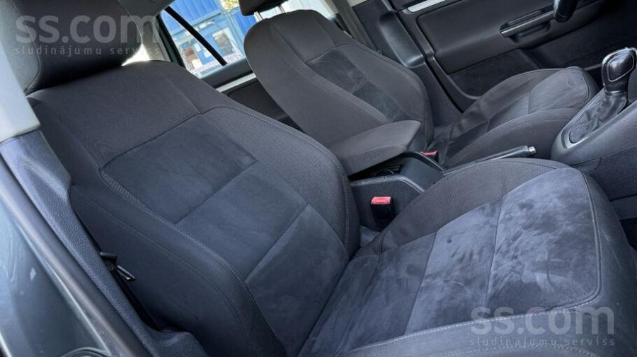 Pelēks Volkswagen Golf 2011 Rīga, ar dzinēja tilpumu 1.40 L un nobraukumu 338 tūkst. km par 3750 €, foto 12 vietnē AUTOMOTO.COM.LV