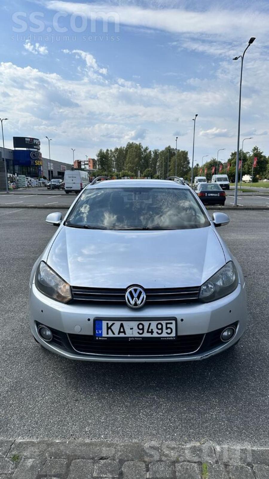 Grey Volkswagen Golf 2012 in Riga, with an engine capacity of 1.60 L and mileage of 397 thousand km for 2500 €, photo 1 on AUTOMOTO.COM.LV