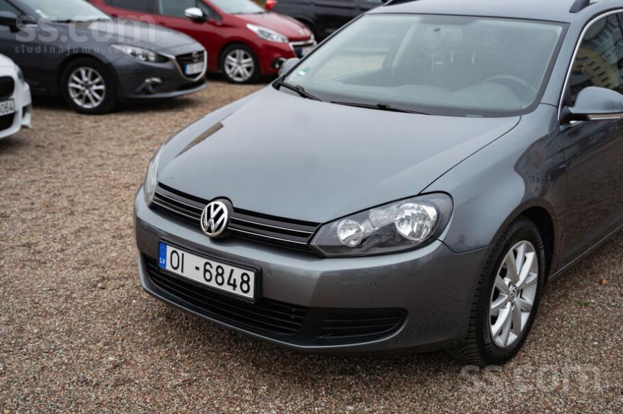 Grey Volkswagen Golf 2012 in Liepaja, with an engine capacity of 1.60 L and mileage of 277 thousand km for 4700 €, photo 4 on AUTOMOTO.COM.LV