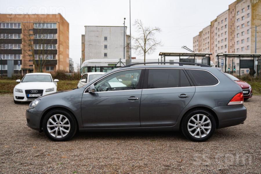 Grey Volkswagen Golf 2012 in Liepaja, with an engine capacity of 1.60 L and mileage of 277 thousand km for 4700 €, photo 9 on AUTOMOTO.COM.LV