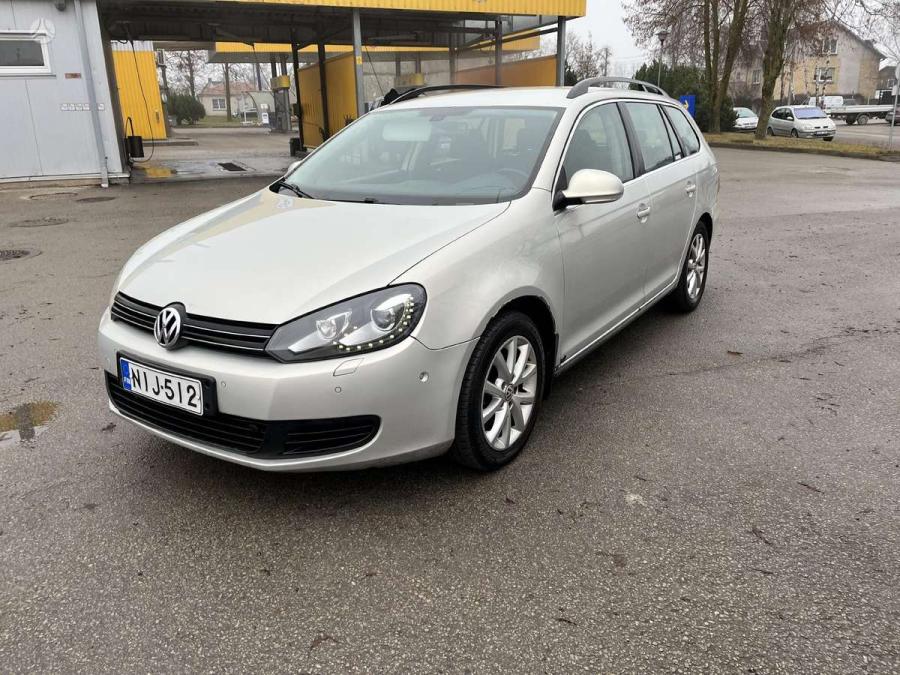 Grey Volkswagen Golf 2012 in Siauliai, with an engine capacity of 1.60 L and mileage of 317 thousand km for 1600 €, photo 1 on AUTOMOTO.COM.LV
