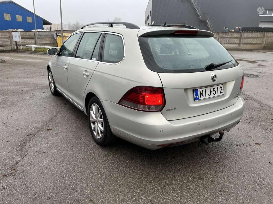 Grey Volkswagen Golf 2012 in Siauliai, with an engine capacity of 1.60 L and mileage of 317 thousand km for 1600 €, photo 9 on AUTOMOTO.COM.LV