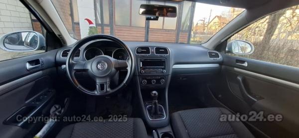 Grey Volkswagen Golf 2012 in Viljandi, with an engine capacity of 1.60 L and mileage of 330 thousand km for 4000 €, photo 11 on AUTOMOTO.COM.LV