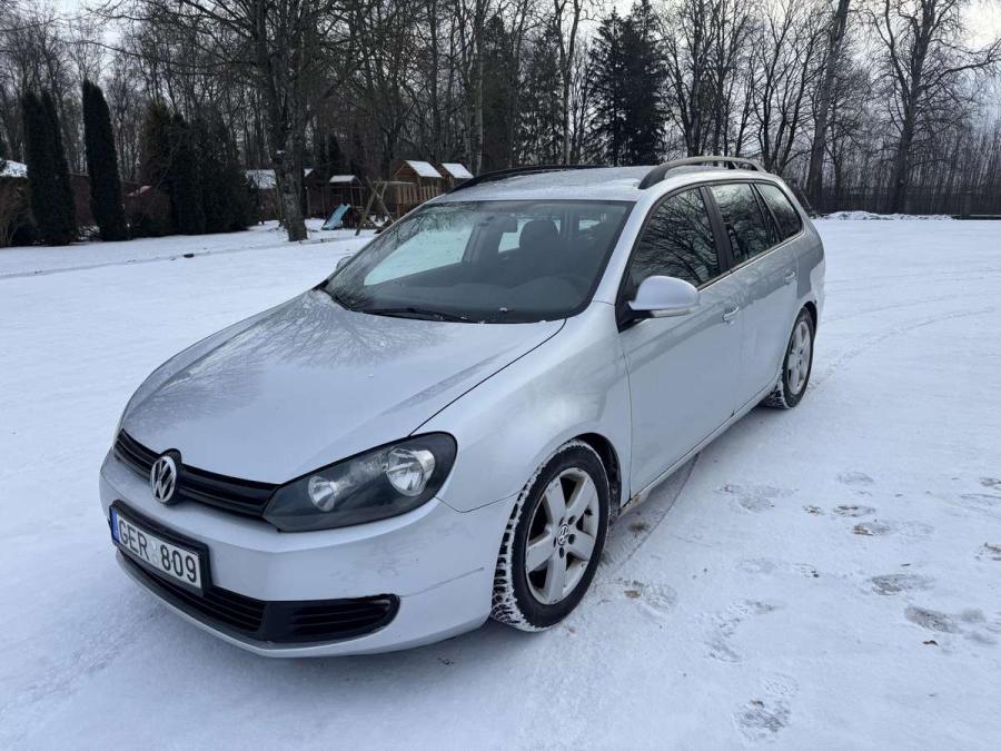 Grey Volkswagen Golf 2012 in Vilnius, with an engine capacity of 1.60 L and mileage of 274 thousand km for 1600 €, photo 1 on AUTOMOTO.COM.LV