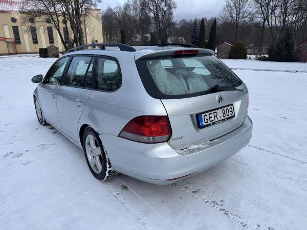 Grey Volkswagen Golf 2012 in Vilnius, with an engine capacity of 1.60 L and mileage of 274 thousand km for 1600 €, photo 4 on AUTOMOTO.COM.LV