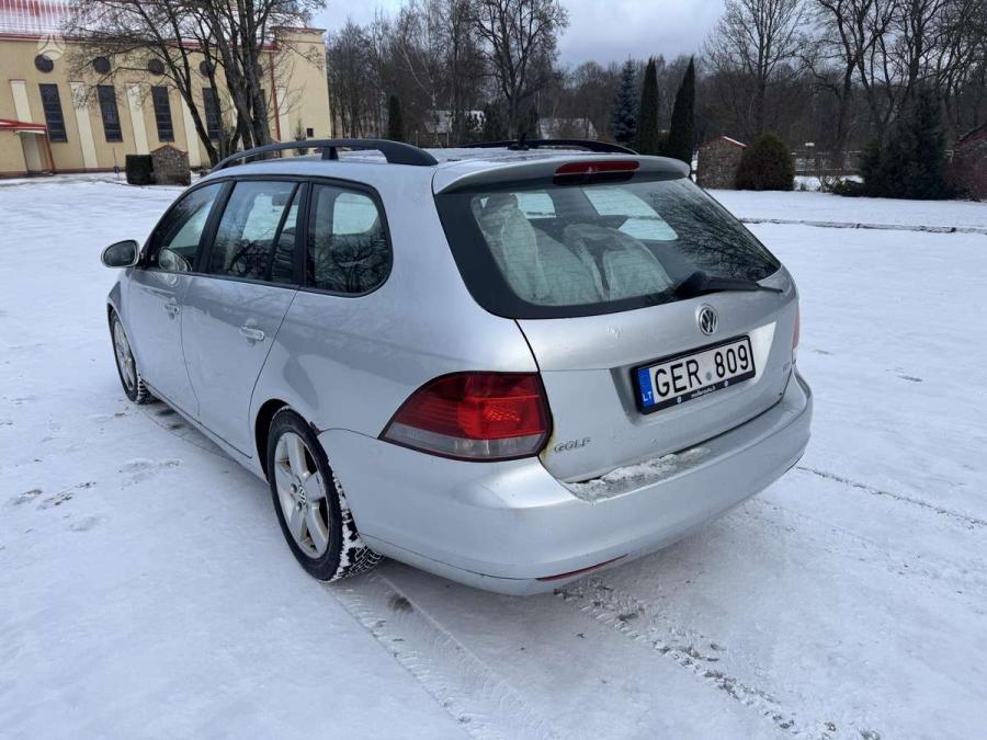 Grey Volkswagen Golf 2012 in Vilnius, with an engine capacity of 1.60 L and mileage of 274 thousand km for 1600 €, photo 4 on AUTOMOTO.COM.LV