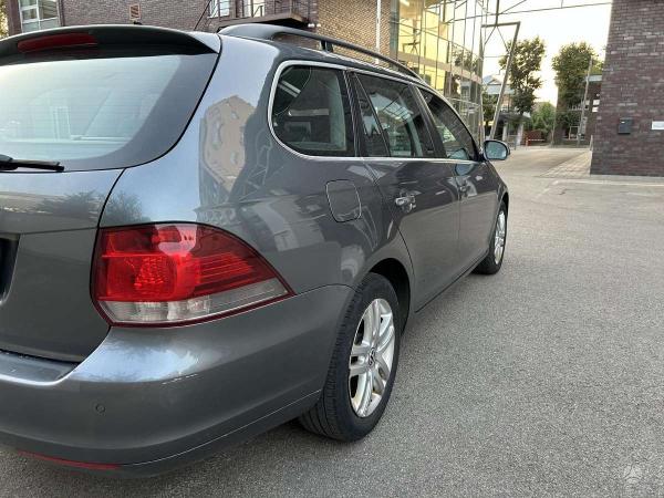 Grey Volkswagen Golf 2012 in Kaunas, with an engine capacity of 1.97 L and mileage of 349 thousand km for 2500 €, photo 3 on AUTOMOTO.COM.LV