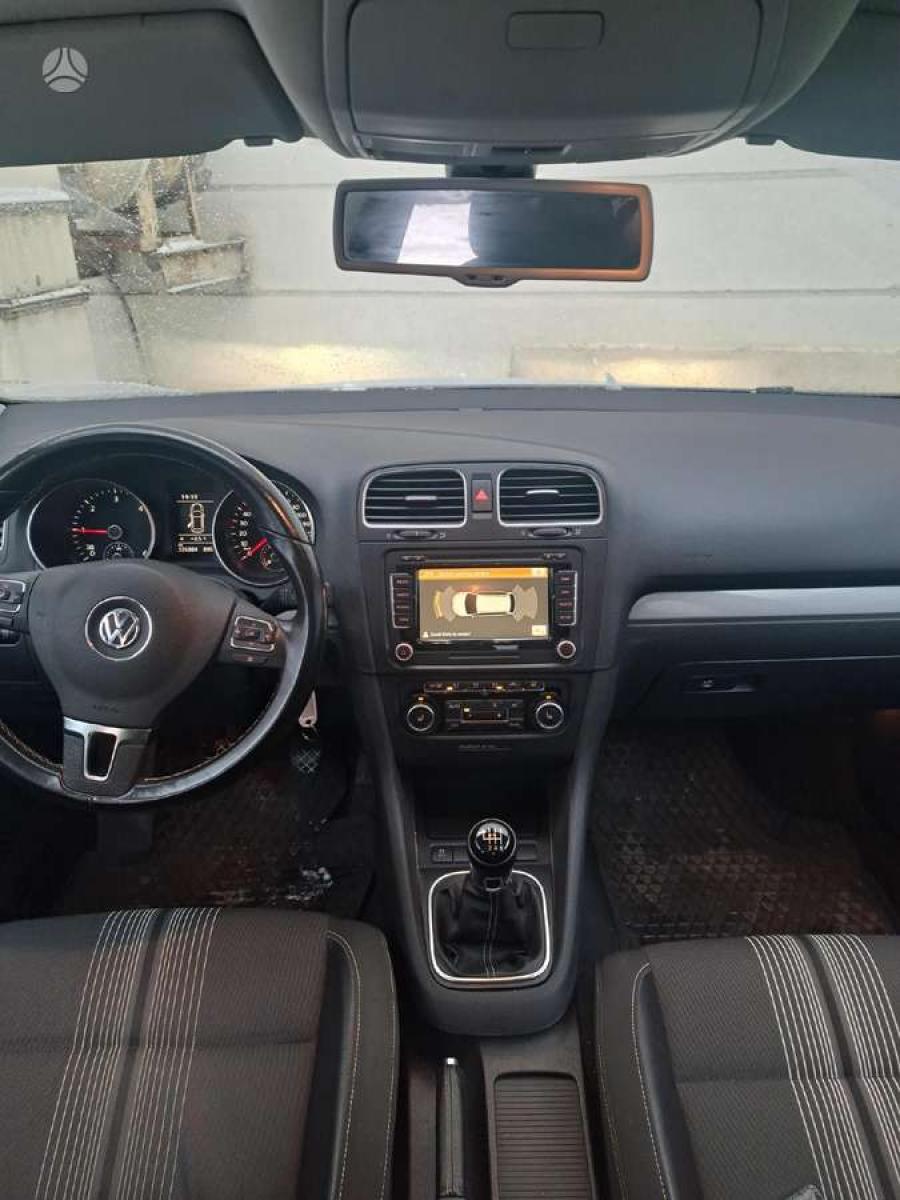 Grey Volkswagen Golf 2012 in Vilnius, with an engine capacity of 1.97 L and mileage of 227 thousand km for 2800 €, photo 5 on AUTOMOTO.COM.LV