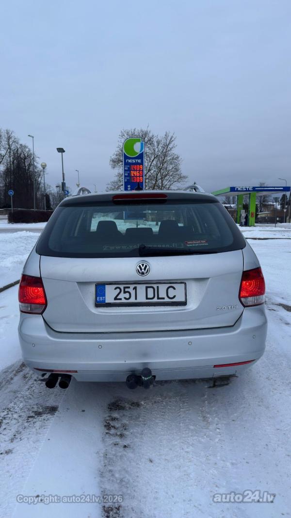 Grey Volkswagen Golf 2012 in Johvi, with an engine capacity of 2.00 L and mileage of 307 thousand km for 4990 €, photo 9 on AUTOMOTO.COM.LV