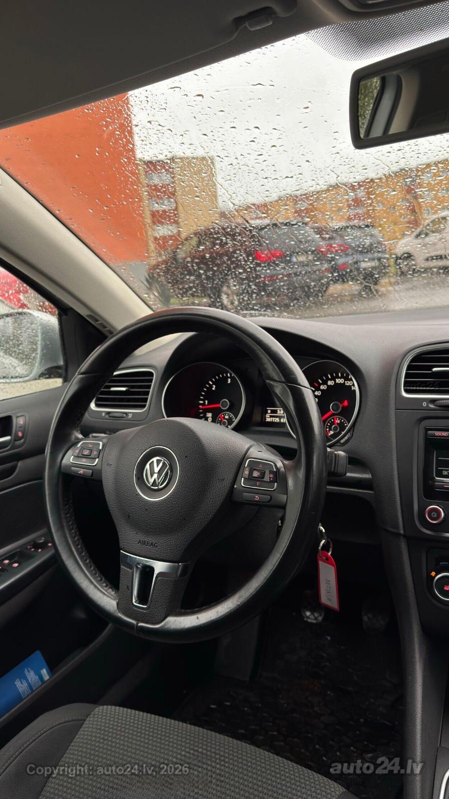 Grey Volkswagen Golf 2012 in Johvi, with an engine capacity of 2.00 L and mileage of 307 thousand km for 4990 €, photo 13 on AUTOMOTO.COM.LV