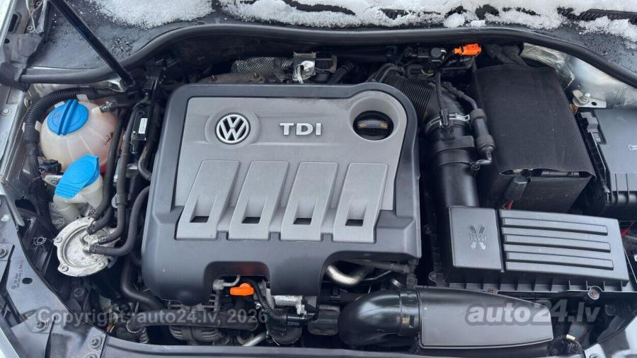 Grey Volkswagen Golf 2012 in Johvi, with an engine capacity of 2.00 L and mileage of 307 thousand km for 4990 €, photo 16 on AUTOMOTO.COM.LV
