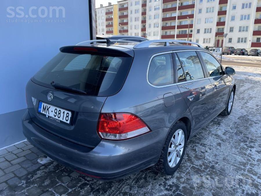 Grey Volkswagen Golf 2012 in Talsi, with an engine capacity of 1.60 L and mileage of 258 thousand km for 3700 €, photo 3 on AUTOMOTO.COM.LV